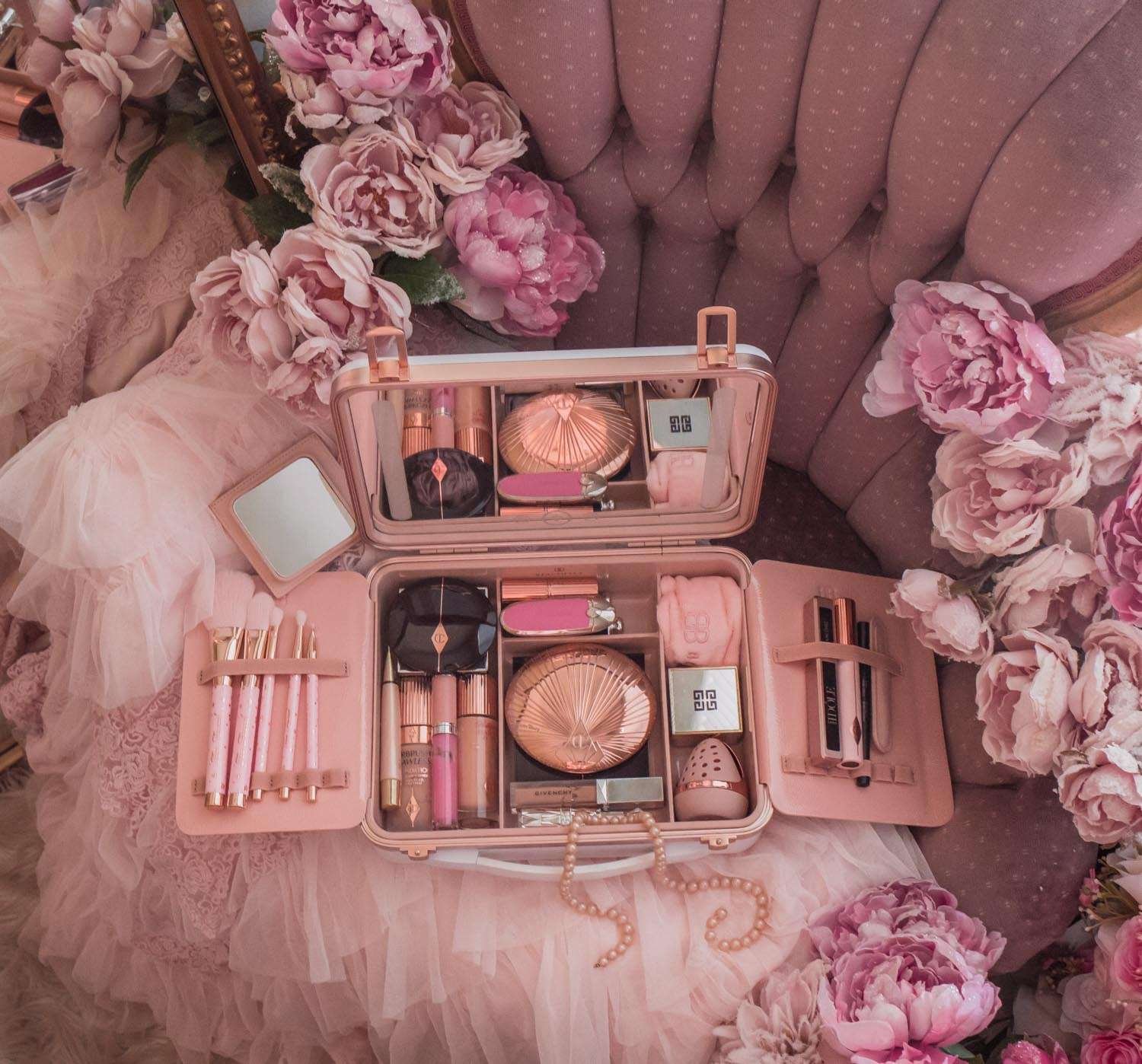 Lancôme Beauty Box 2024: Premium Skincare and Makeup Collection ...
